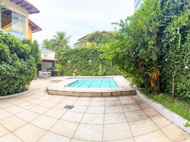 Casa para venda e aluguel em Barra Da Tijuca em Rio De Janeiro Rio de Janeiro de 720.00m² com 8 Quartos, 3 Suítes e 4 Garagens