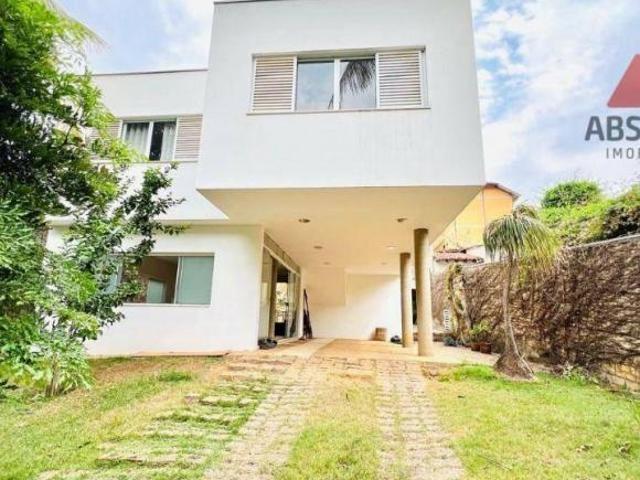 Casa para venda e aluguel em Centro de 246.00m² com 3 Quartos, 1 Suite e 4 Garagens