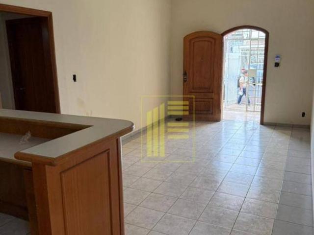 Casa para venda e aluguel em Centro de 300.00m² com 6 Quartos