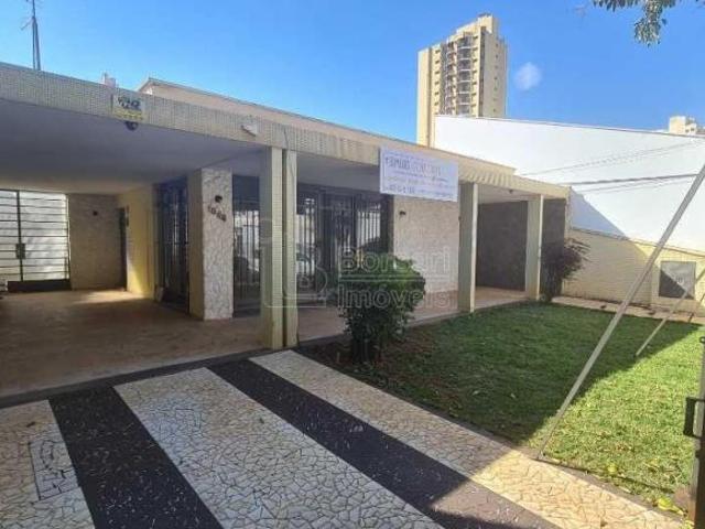 Casa para venda e aluguel em Centro de 324.00m² com 4 Quartos, 1 Suite e 4 Garagens