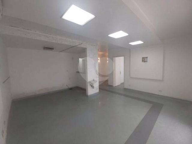 Casa para venda e aluguel em Centro de 344.00m² com 8 Quartos, 2 Suites e 3 Garagens