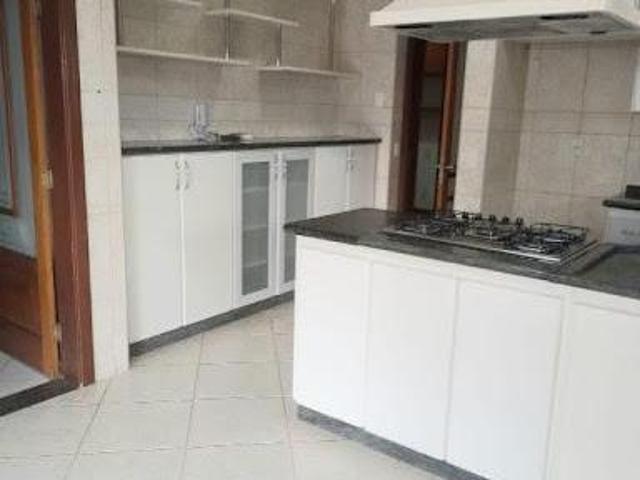 Casa para venda e aluguel em Chácara Malota de 386.00m² com 4 Quartos, 4 Suites e 4 Garagens