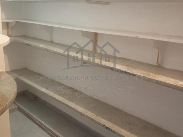Casa para venda e aluguel em Cidade Universitária de 280.00m² com 7 Quartos, 2 Suites e 3 Garagens