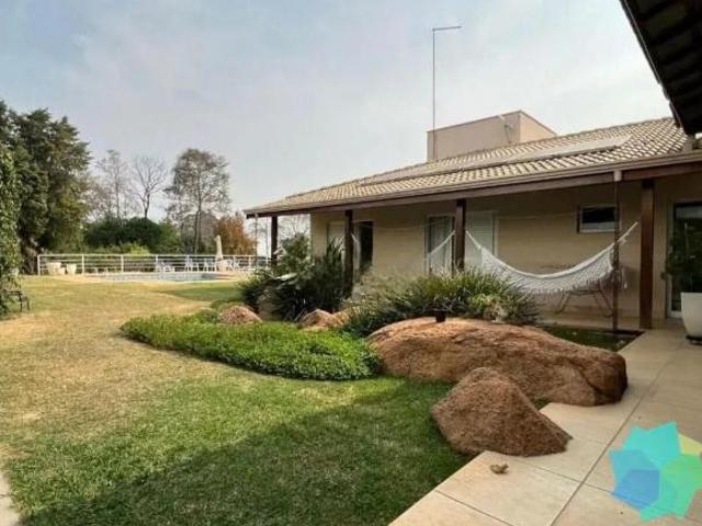 Casa para venda e aluguel em Condomínio Monte Belo de 10.00m² com 4 Quartos, 2 Suites e 4 Garagens
