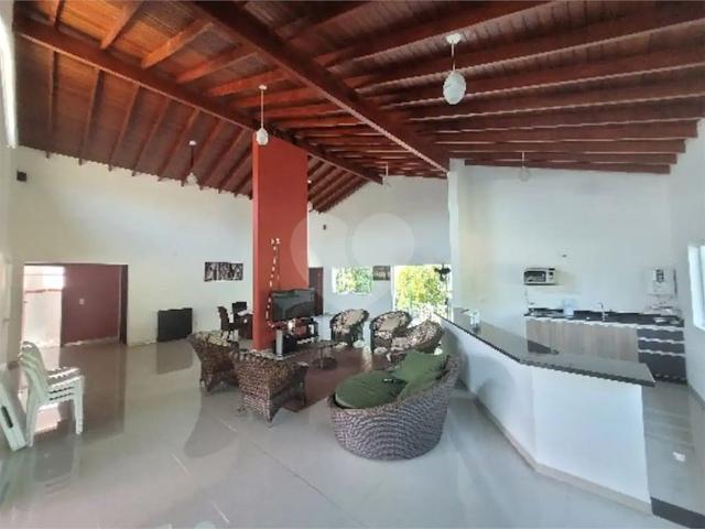 Casa para venda e aluguel em Jardim Centro Cívico em Sarandi Paraná de 540.00m² com 6 Quartos e 8 Garagens