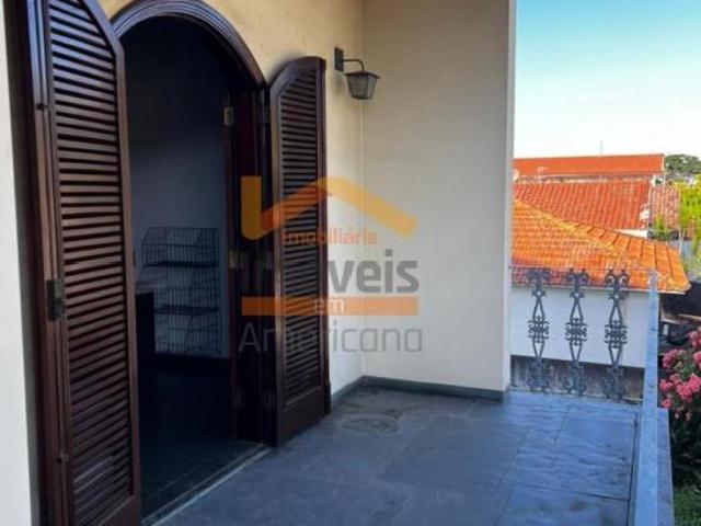 Casa para venda e aluguel em Jardim Girassol de 241.00m² com 3 Quartos, 1 Suite e 6 Garagens