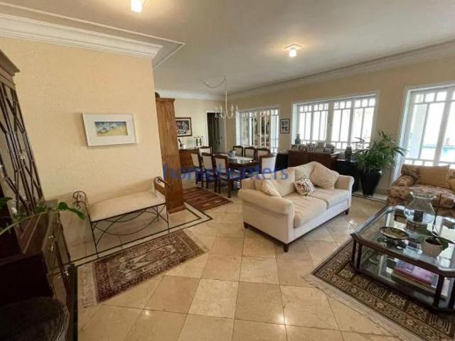 Casa para venda e aluguel em Jardim Madalena de 400.00m² com 3 Quartos, 1 Suite e 4 Garagens