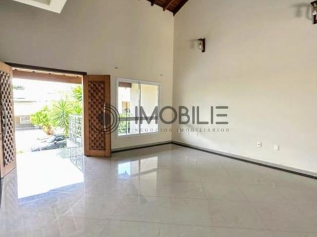 Casa para venda e aluguel em Jardim Portal De Itaici de 314.00m² com 3 Quartos, 3 Suites e 4 Garagen