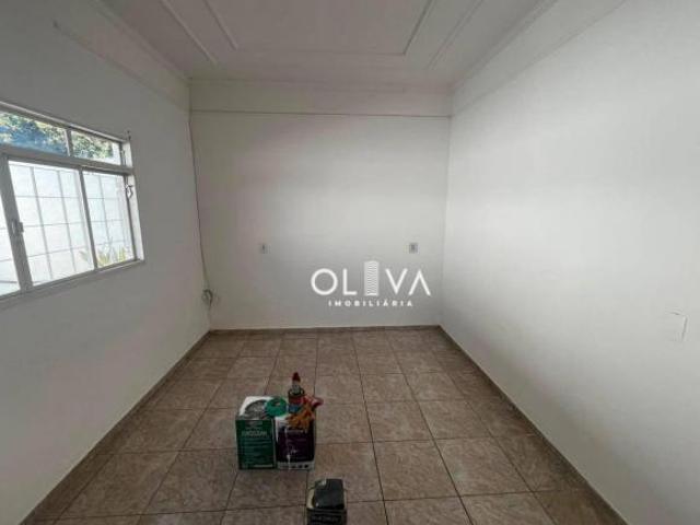 Casa para venda e aluguel em Jardim Residencial Vetorasso de 166.00m² com 3 Quartos, 1 Suite e 2 Gar