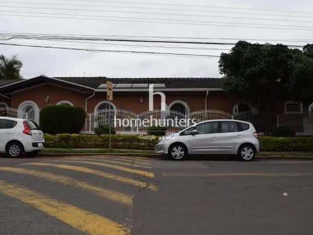Casa para venda e aluguel em Parque Taquaral de 335.00m² com 4 Quartos, 2 Suites e 7 Garagens