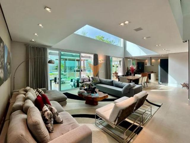 Casa para venda e aluguel em Residencial Morada Dos Lagos de 680.00m² com 4 Quartos, 4 Suites e 6 Ga