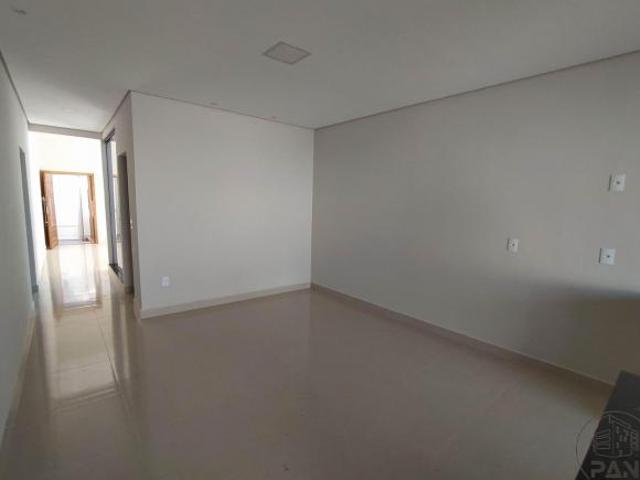 Casa para venda e aluguel em Residencial Ouro Verde de 180.00m² com 3 Quartos, 1 Suite e 2 Garagens