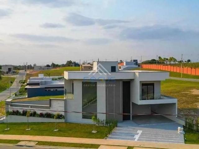 Casa para venda e aluguel em Residencial Vila Verde de 235.15m² com 3 Quartos, 1 Suite e 4 Garagens