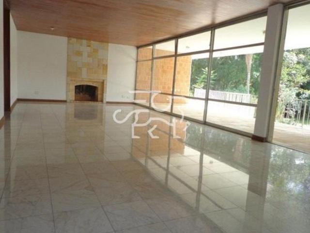 Casa para venda e aluguel em Retiro Morumbi de 850.00m² com 4 Quartos, 3 Suites e 6 Garagens