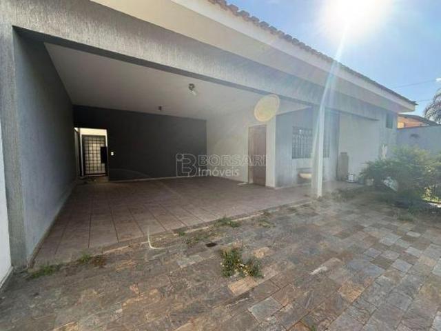 Casa para venda e aluguel em Vila Harmonia de 250.00m² com 3 Quartos, 3 Suites e 4 Garagens