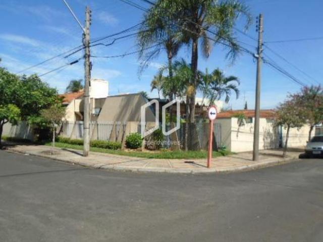 Casa para venda e aluguel em Vila Harmonia de 313.00m² com 4 Quartos, 1 Suite e 4 Garagens