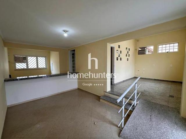 Casa para venda e aluguel em Vila Itapura de 144.00m² com 1 Quarto e 4 Garagens