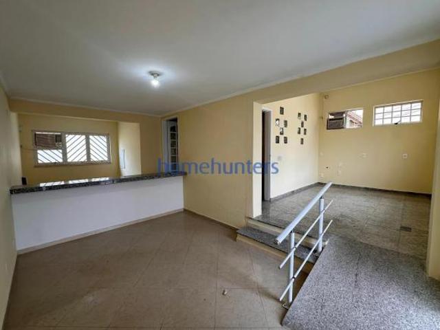 Casa para venda e aluguel em Vila Itapura de 144.00m² com 1 Quarto e 4 Garagens