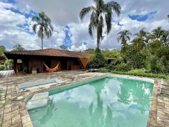 Casa para venda e aluguel em Vila Santo Antônio de 756.88m² com 5 Quartos, 3 Suites e 15 Garagens