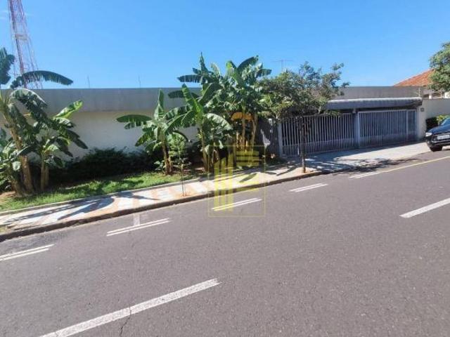 Casa para venda e aluguel em Vila Redentora de 600.00m² com 3 Quartos, 3 Suites e 4 Garagens