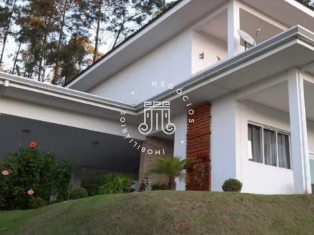 CASA PARA VENDA E LOCAÇÃO COM 05 SUÍTES 01 SUÍTE MASTER LOCALIZADO NO CONDOMÍNIO SERRA DOS CRISTAIS, BAIRRO SERRA DOS LAGOS JORDANÉSIA EM CAJAMAR SP