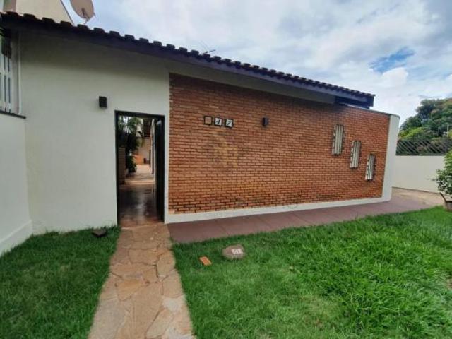 Casa para venda e locação com 218,88m² de área construída, 04 quartos, sendo 02 suítes e área de laz