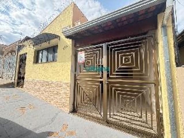 CASA PARA VENDA E LOCAÇÃO COM 3 DORMITÓRIOS SENDO UMA SUITE, RESIDENCIAL SILVIO VILARI EM SÃO CARLOS. Imobiliária Urbana