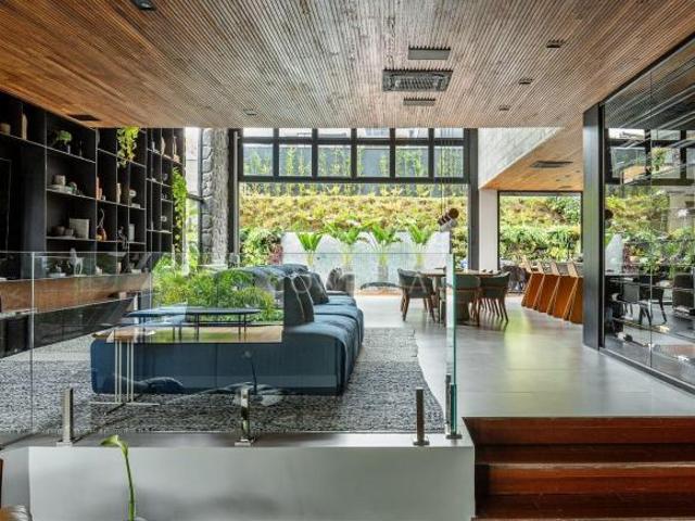Casa para Venda e Locação com 3 Quartos no Gênesis 2