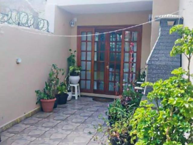 Casa para venda e locação em Freguesia do Ó com 3 quartos, sendo 1 suíte, 2 vagas, 180m²