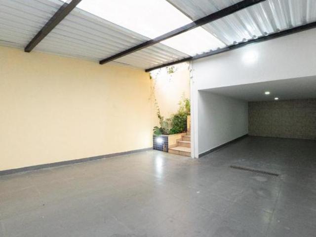 Casa para venda e locação em Jardim da Glória com 3 quartos, sendo 3 suítes, 160m²
