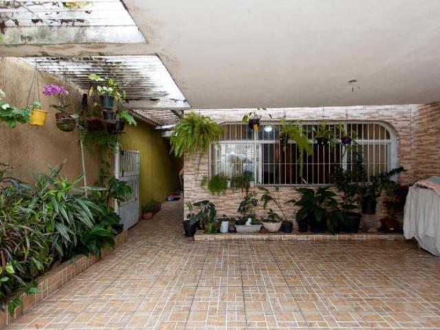Casa para venda e locação em Jardim São José Zona Norte com 3 quartos, sendo 1 suíte, 128m²