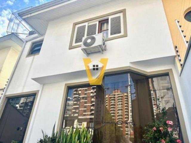 Casa para venda e locação em Jardim Vila Mariana com 3 quartos, sendo 3 suítes, 196m²