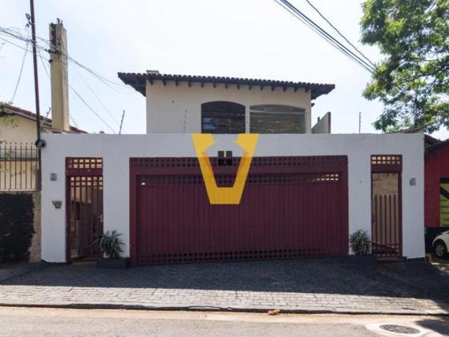 Casa para venda e locação em Santo Amaro com 4 quartos, sendo 1 suíte, 250m²