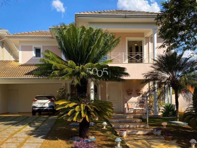 Casa para venda e locação no Condomínio Jardim Theodora com 300m² de construção e 4 suítes