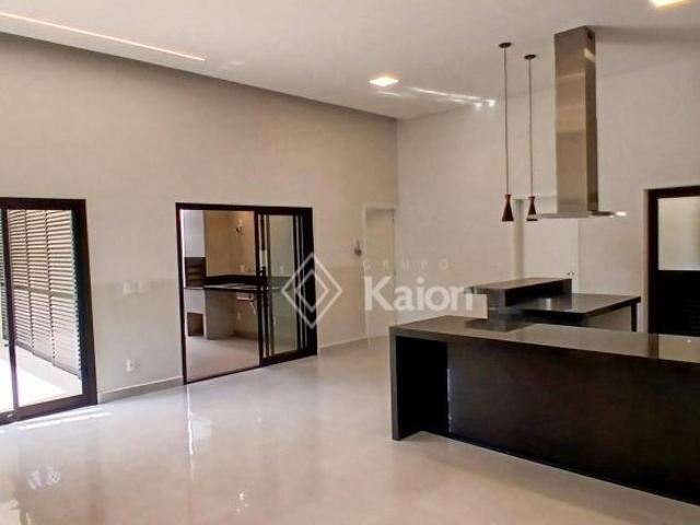Casa para Venda e Locação no Condomínio Lagos D&apos Icaraí Salto/SP