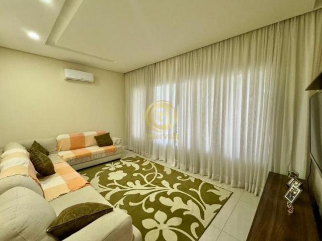 CASA PARA VENDA E LOCAÇÃO NO CONDOMINIO SANTA CLARA EM JACAREI/SP