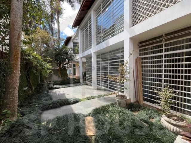 Casa para Venda e Locação no Brooklin, 6 salas, 8 vagas, 750m²