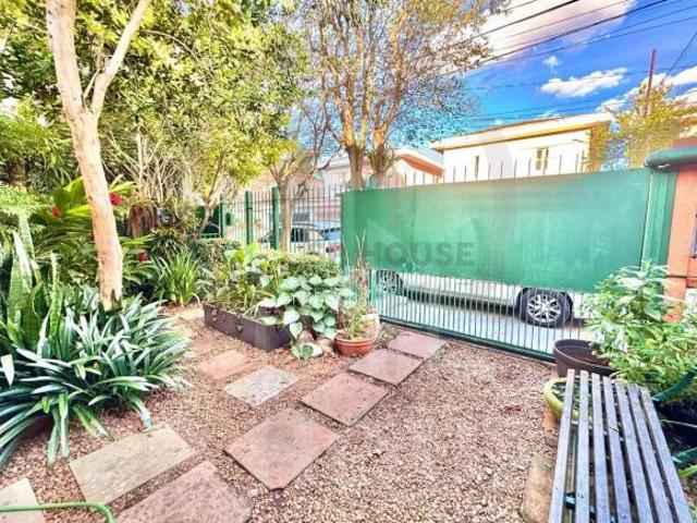 Casa para venda e locação no Brooklin: com 2 studios gerando renda. 247m²