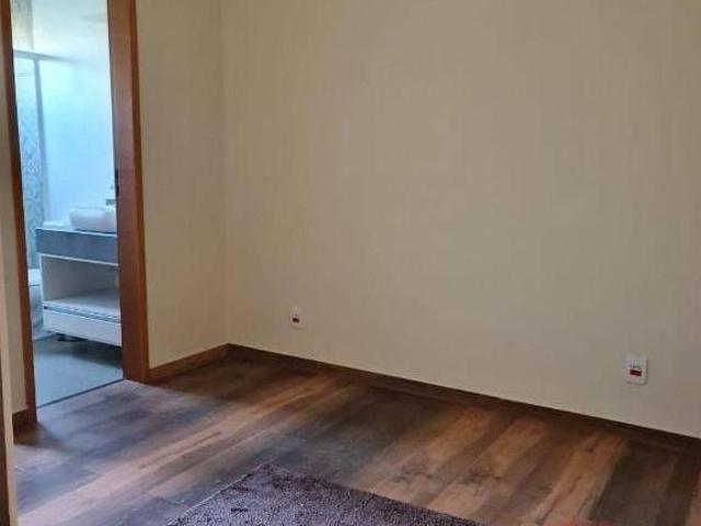Casa para venda em 13290970 de 260.00m² com 3 Quartos, 3 Suites e 4 Garagens