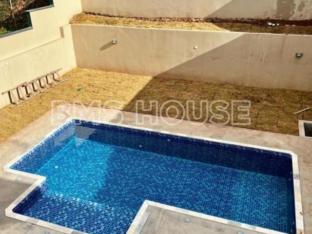 Casa para Venda em Cotia, cotia, 3 dormitórios, 3 suítes, 4 banheiros, 4 vagas