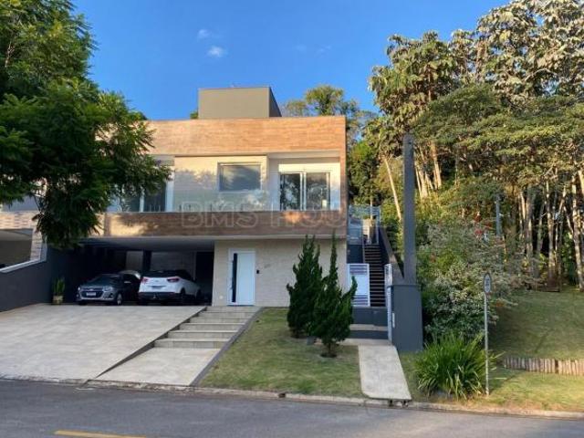 Casa para Venda em Cotia, Granja Viana, 3 dormitórios, 3 suítes, 4 banheiros, 6 vagas