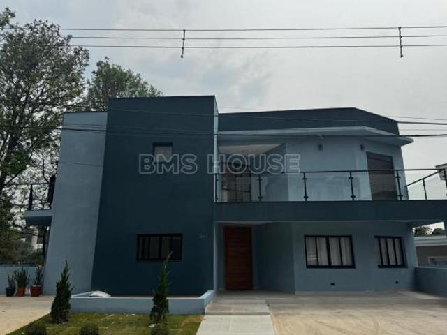 Casa para Venda em Cotia, Granja Viana, 3 dormitórios, 3 suítes, 6 banheiros, 5 vagas
