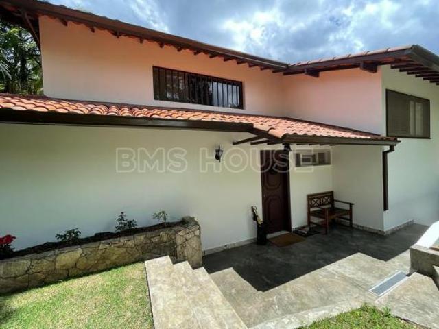 Casa para Venda em Cotia, Granja Viana, 3 dormitórios, 3 suítes, 6 banheiros, 6 vagas