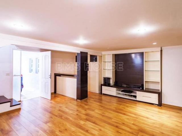 Casa para Venda em Cotia, Granja Viana, 3 dormitórios, 1 suíte, 3 banheiros, 4 vagas