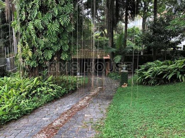 Casa para Venda em Cotia, Granja Viana, 3 dormitórios, 2 suítes, 4 banheiros, 4 vagas