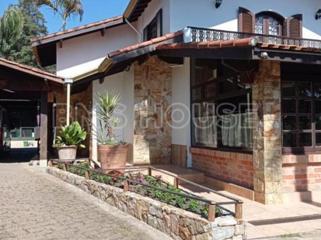 Casa para Venda em Cotia, Granja Viana, 4 dormitórios, 3 suítes, 4 banheiros, 8 vagas