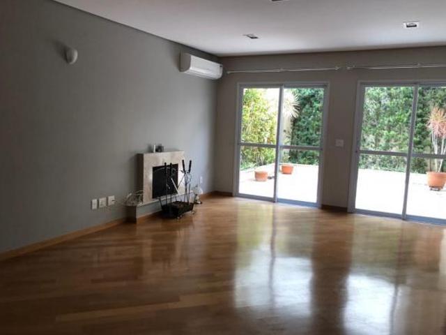 Casa para Venda em Cotia, Granja Viana, 4 dormitórios, 2 suítes, 3 banheiros, 4 vagas