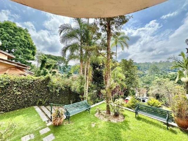 Casa para Venda em Cotia, Granja Viana, 4 dormitórios, 2 suítes, 4 banheiros, 6 vagas