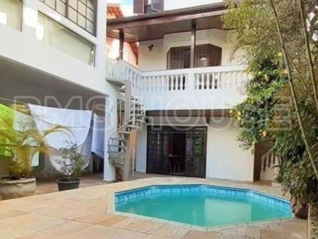 Casa para Venda em Cotia, Granja Viana, 4 dormitórios, 2 suítes, 6 banheiros, 3 vagas