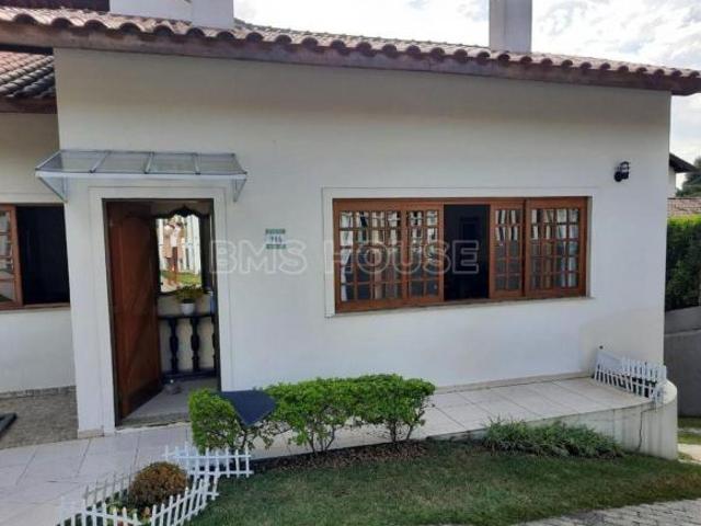 Casa para Venda em Cotia, Granja Viana, 4 dormitórios, 4 suítes, 3 banheiros, 2 vagas